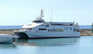 Marina di Ragusa. Sabato 17 il varo del "Ragusa Xpress", dal 18 farà la ...