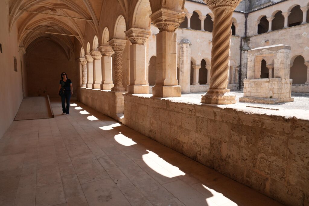 Il Chiostro di Santa Maria del Gesù riapre le porte a Modica - Radio ...