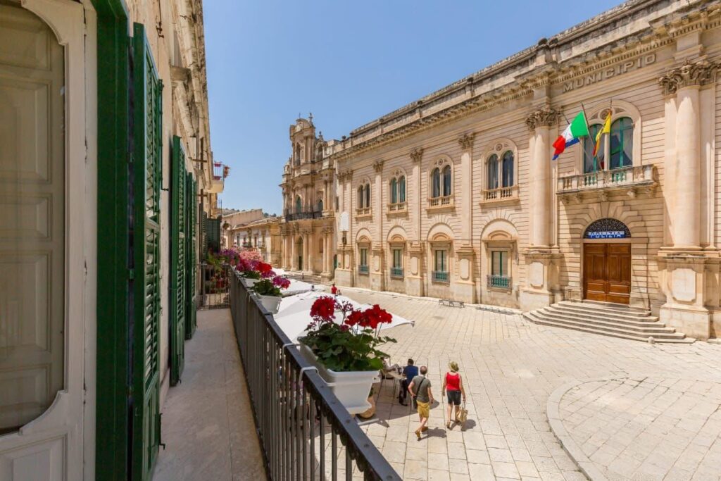 Scicli. Avviso pubblico per l'attivazione dell'abbonamento mensile ...