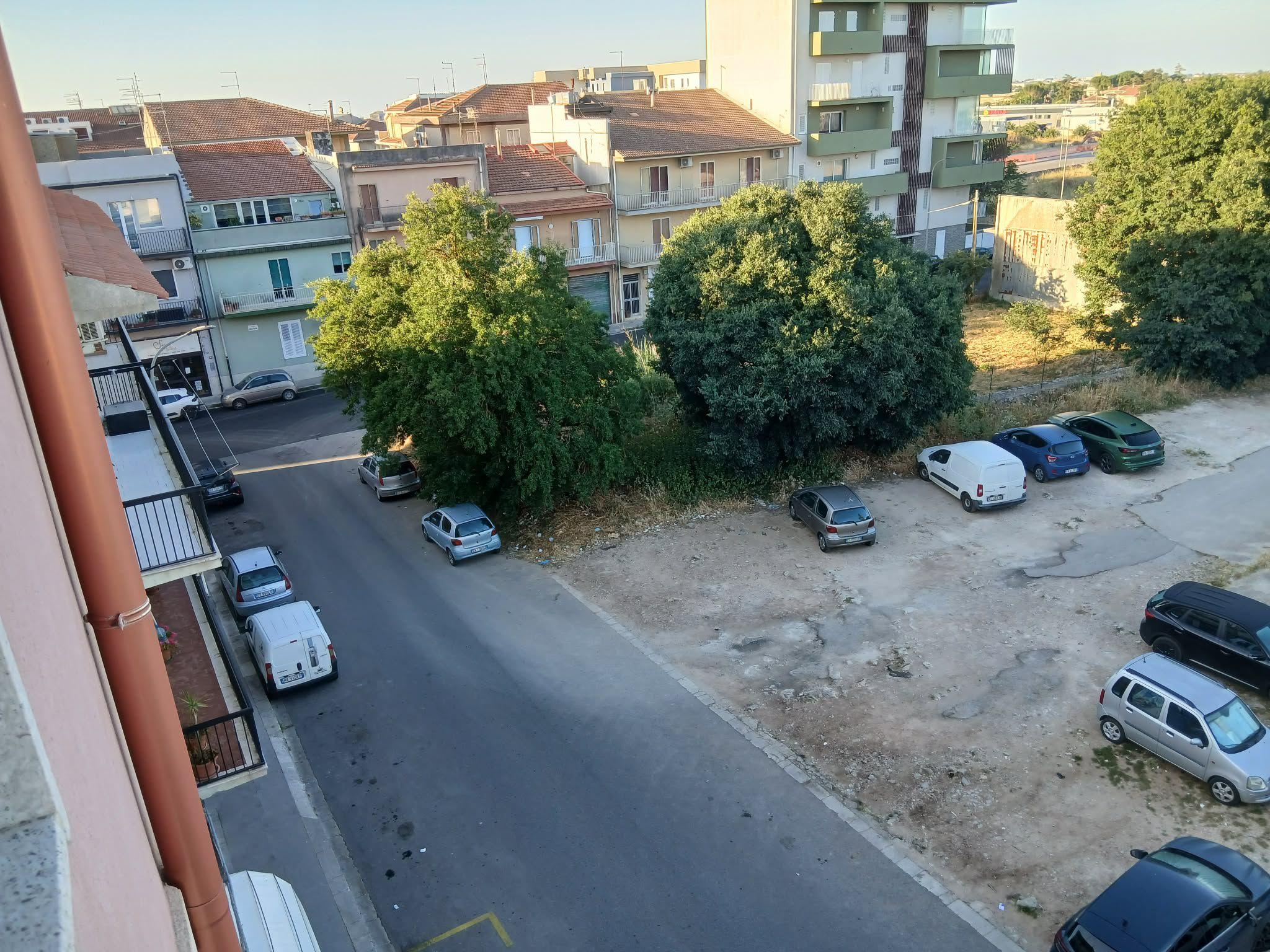 Ragusa. Piazza Monte Pellegrino, Caruso: "Manca ogni tipo di ...